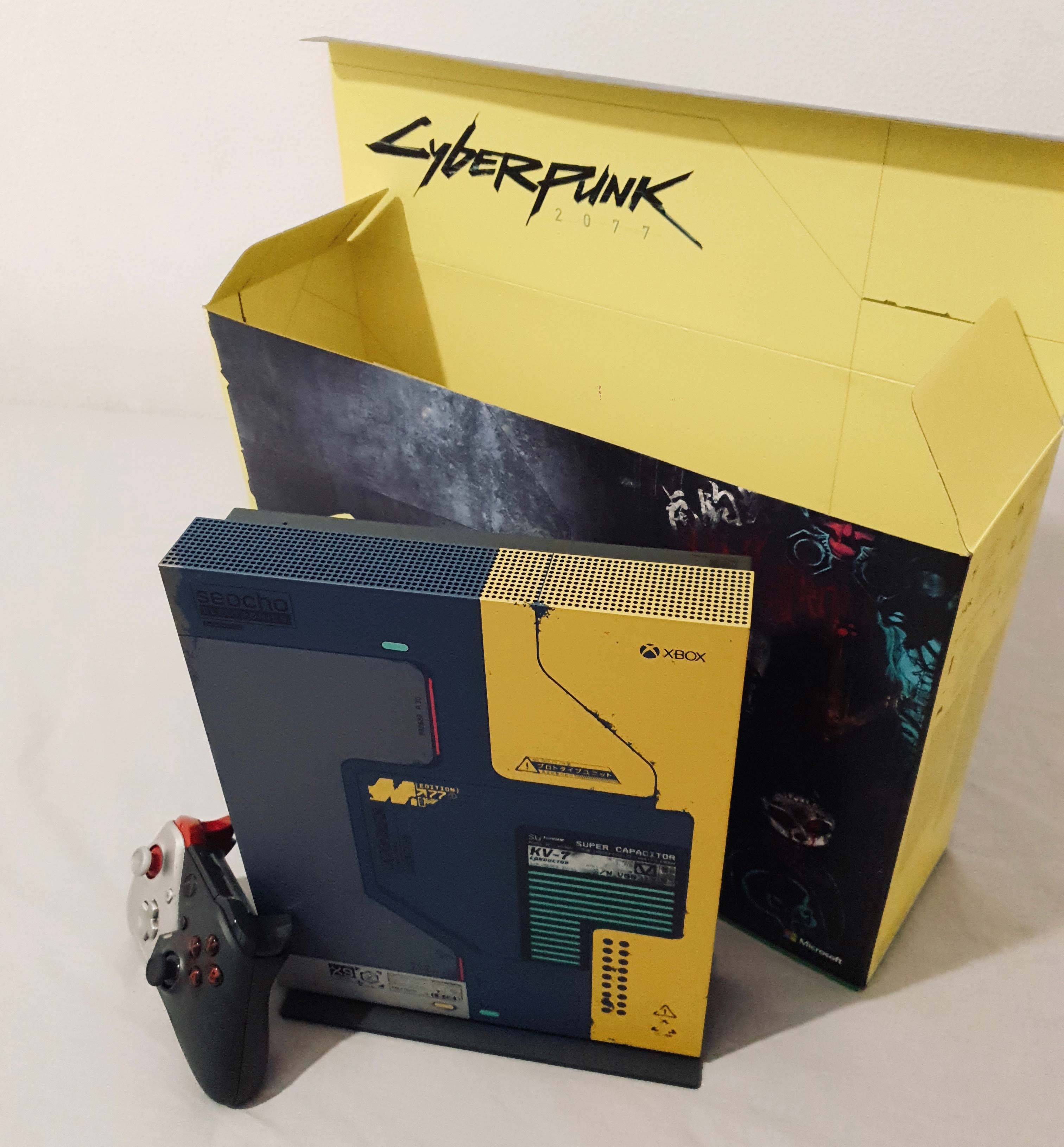 Xbox One X Cyberpunk 2077 collector : unboxing en 23 images