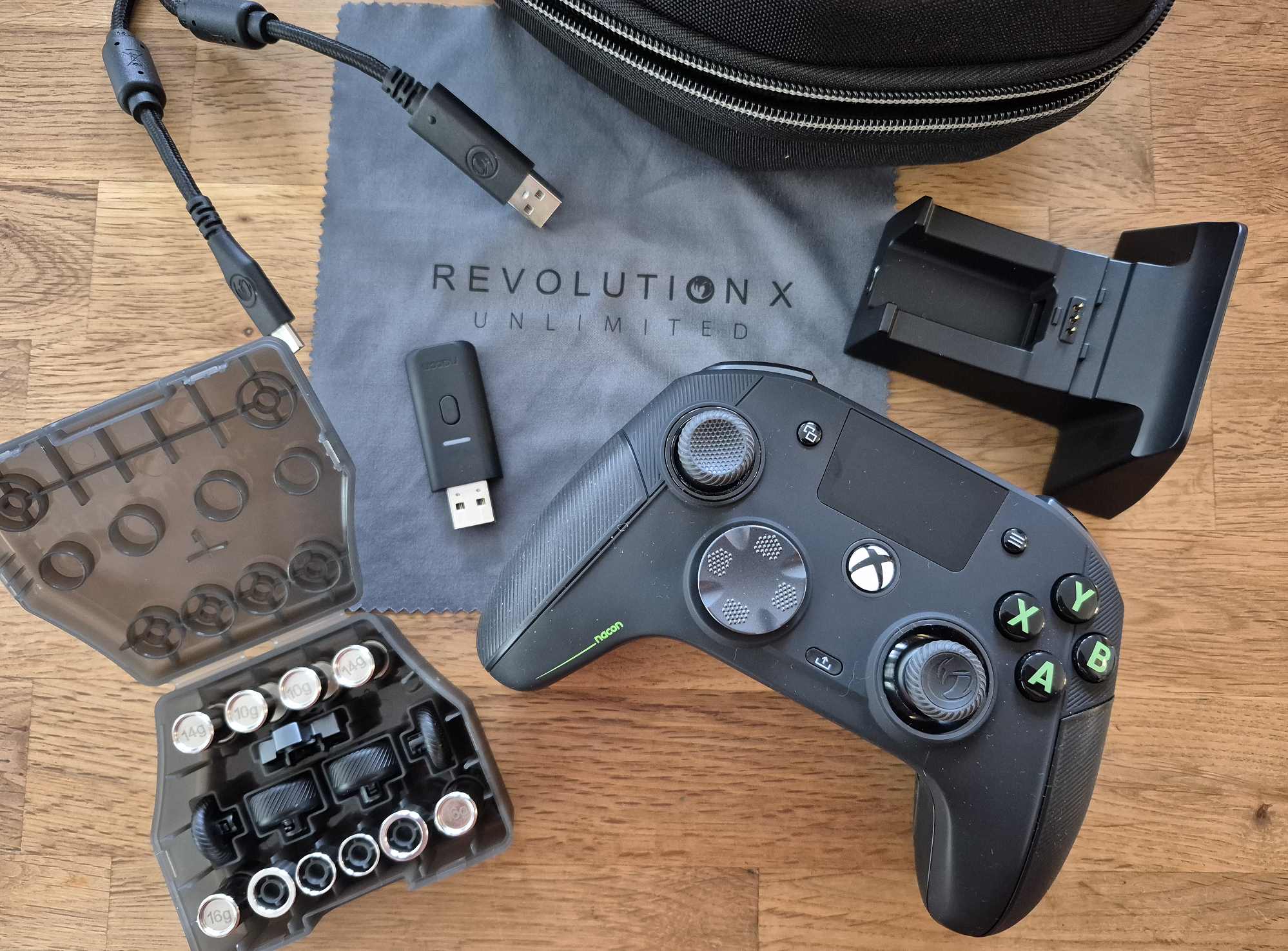 Test - Manette Nacon Revolution X Unlimited - La manette qui tire en ...